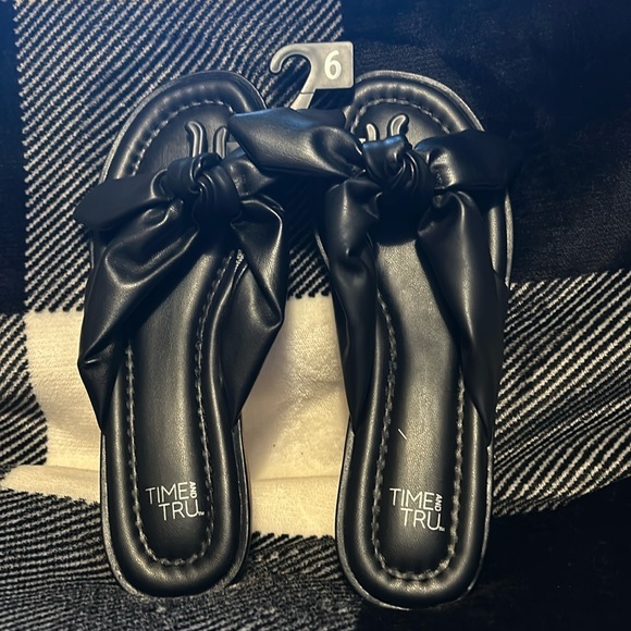 Time and Tru | Shoes | Time And Tru Women Sandal | Poshmark